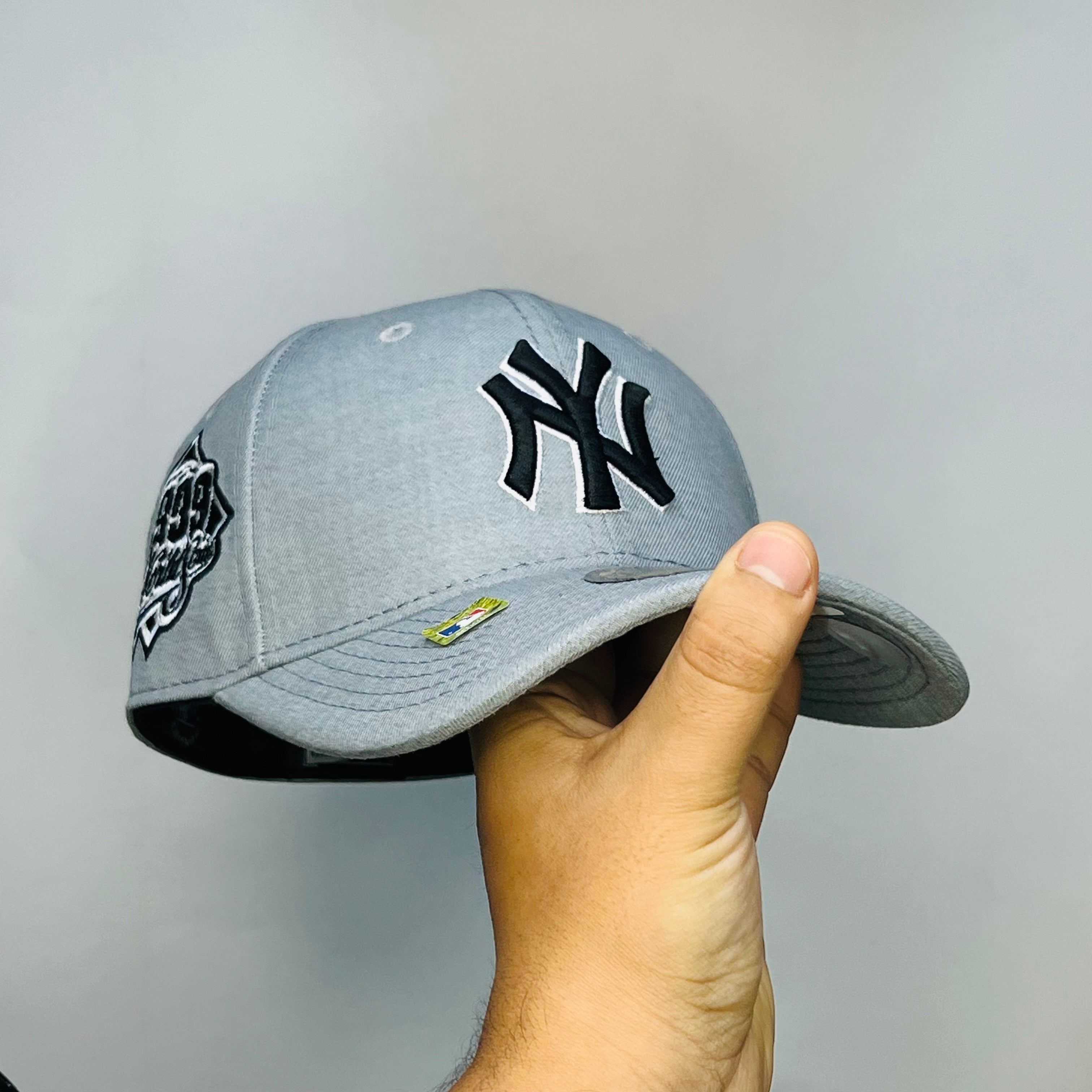 NY16 Gorra 2C New York Yankees CV Cerrada – ElgorrasPE